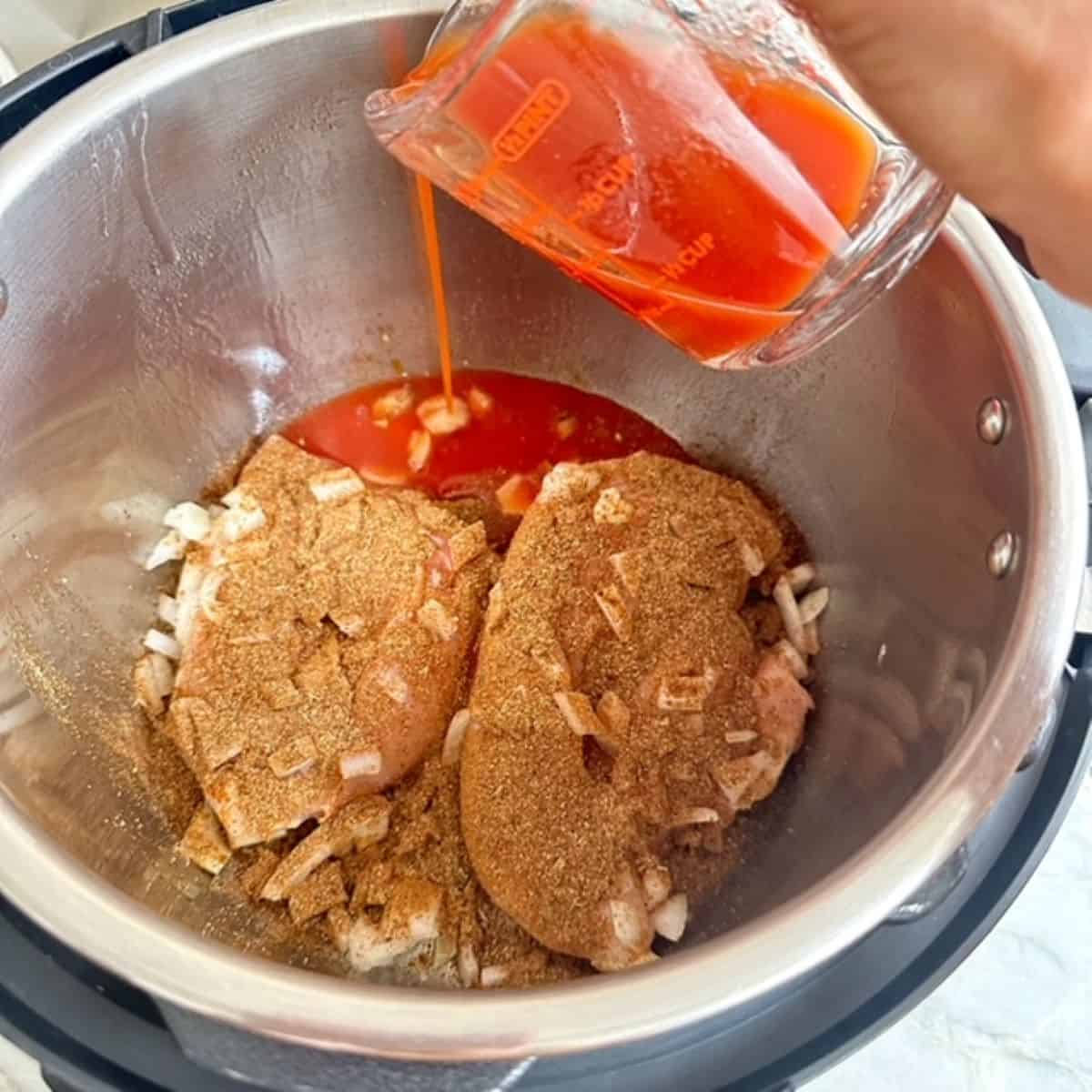 Easy Shredded Chicken with Taco Seasoning (Instant Pot or Slow Cooker ...